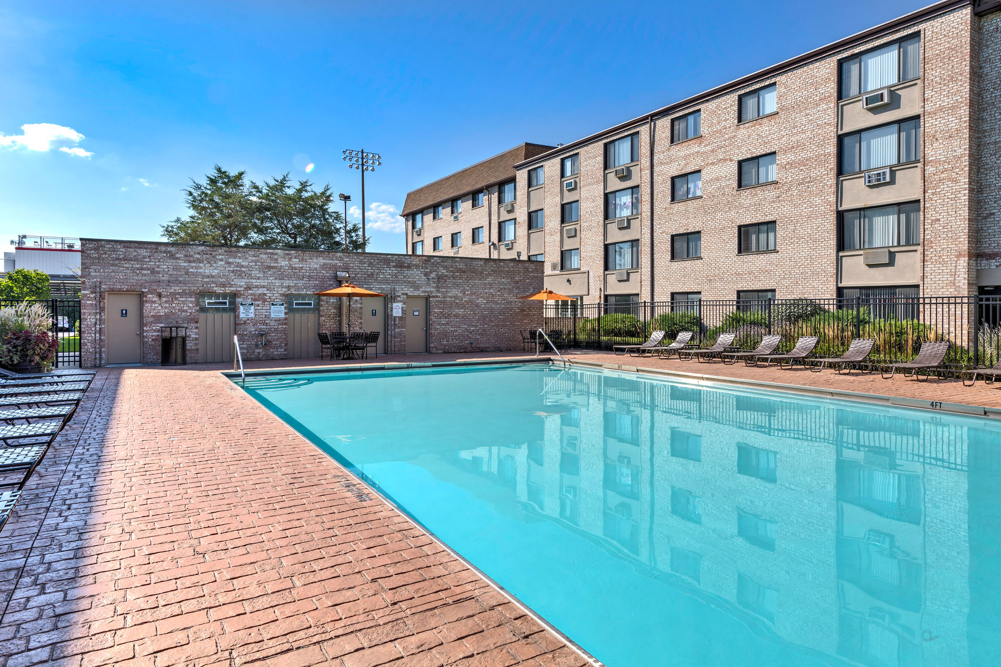 Midpointe Apartments